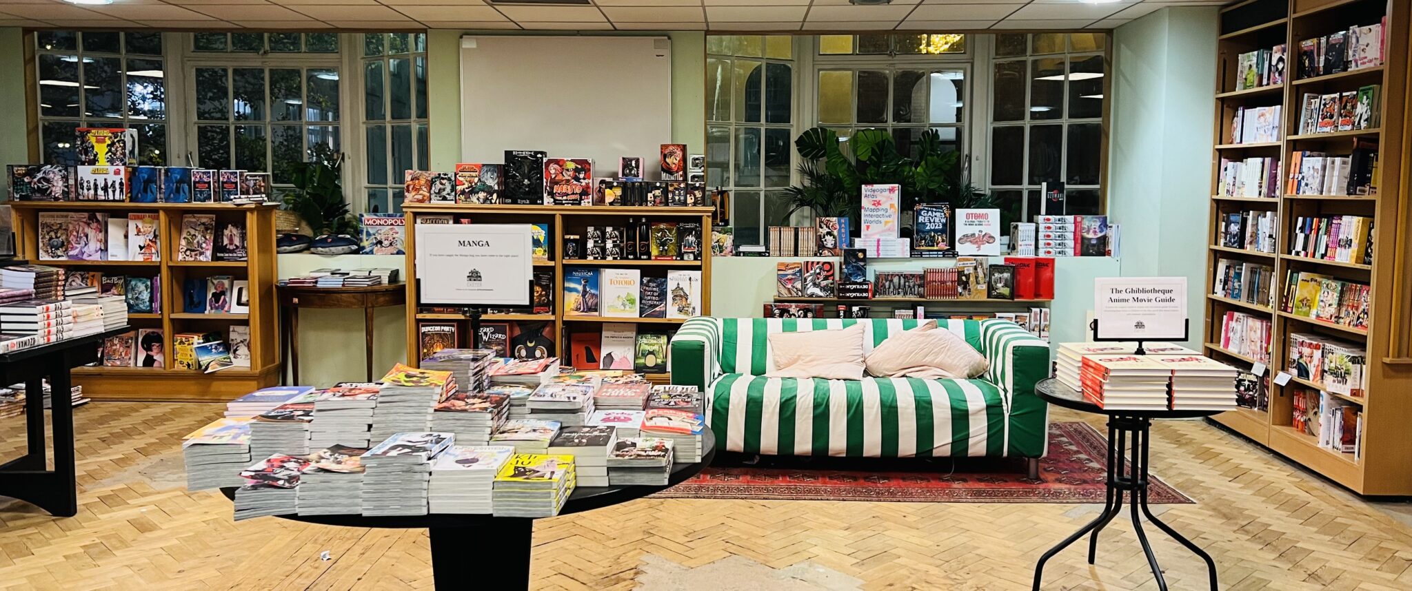 洋書絵本・キャラクターグッズ『絵本の家』 -Ehon House Publishing inc.-